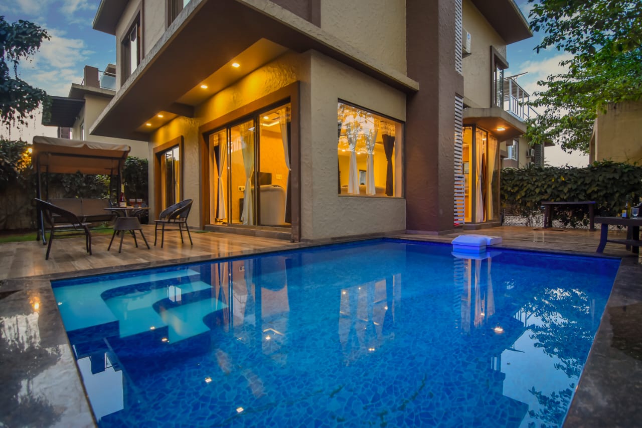 Home - InnoutHolidays | Lonavala bungalows on rent